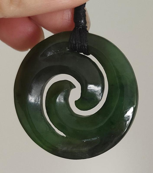 NZ Greenstone Koru Carving 34mm #11 – Souvenir Factory Shop