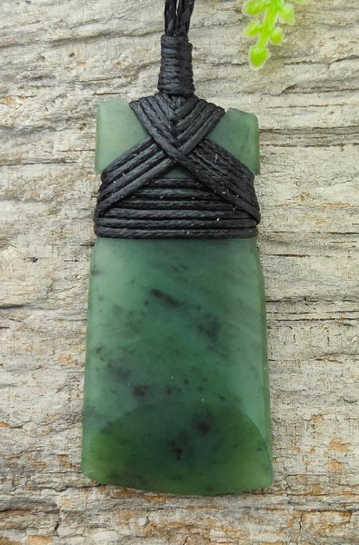 NZ Greenstone Small Toki - 43mm - #139C – Souvenir Factory Shop
