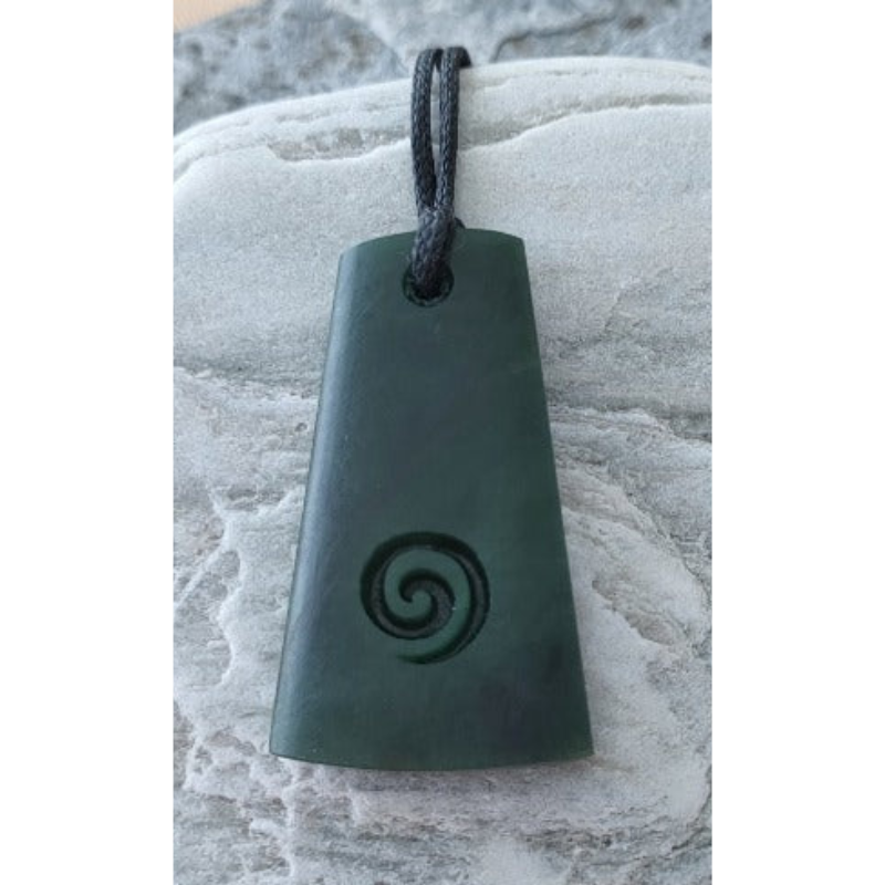 Authentic Pounamu Greenstone Jewellery & Maori Carvings NZ - Souvenir ...