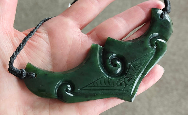 NZ Greenstone Breast Plate Koru Design #02 – Souvenir Factory Shop