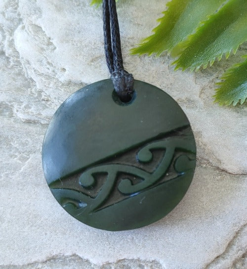 NZ Greenstone Round with Pattern Pendant – Souvenir Factory Shop